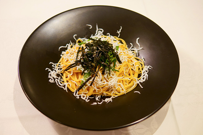 釜揚げしらすと ネギのパスタ【ほてから放送レシピ】 – KISHIWADA GRAND HALL